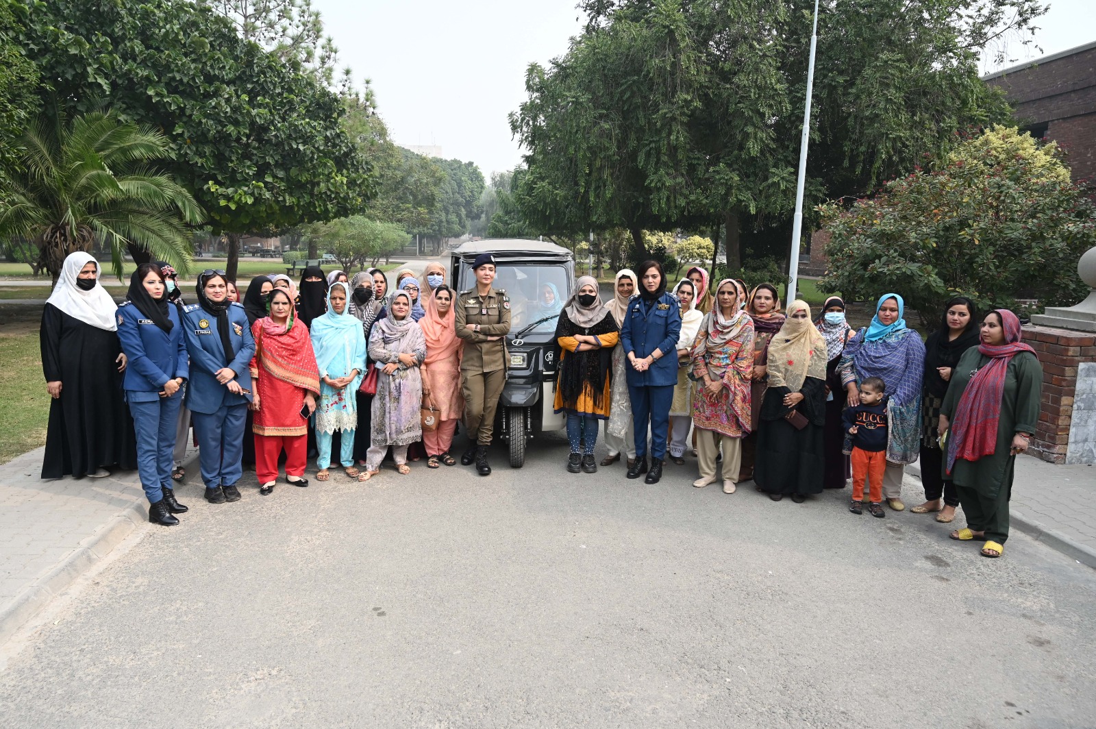 FEMALE RICKSHAW DRIVER TRAINING IN PAKISTAN | CENTRE FOR THE STUDY OF ...